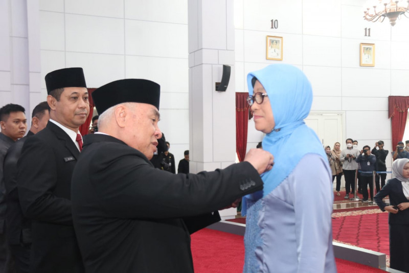 HUT KALTIM KE-66, 398 ASN PEMPROV KALTIM TERIMA PENGHARGAAN SLKS ~ KITAMUDAMEDIA