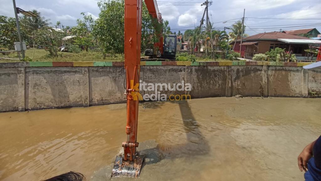 Sungai Guntung Mulai Dikeruk, Upaya Penanggulangan Banjir ~ KITAMUDAMEDIA