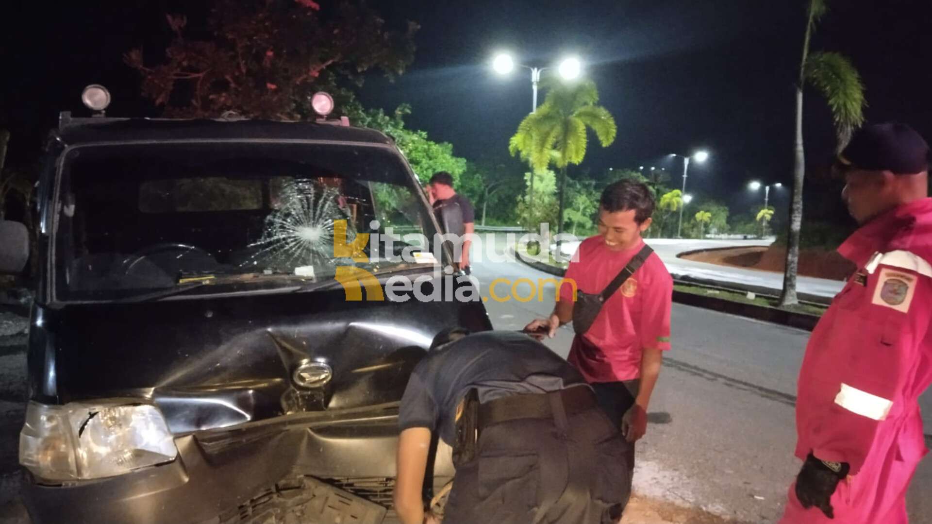 Laka Lantas, Mobil Pickup Ditabrak Motor di Bontang Lestari ~ KITAMUDAMEDIA