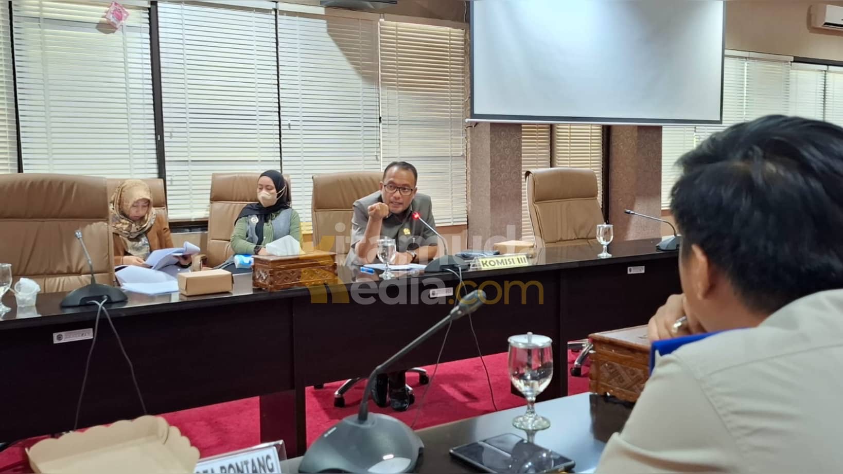 Komisi III Mediasi Sengketa Lahan di Jalan Awang Long ~ KITAMUDAMEDIA